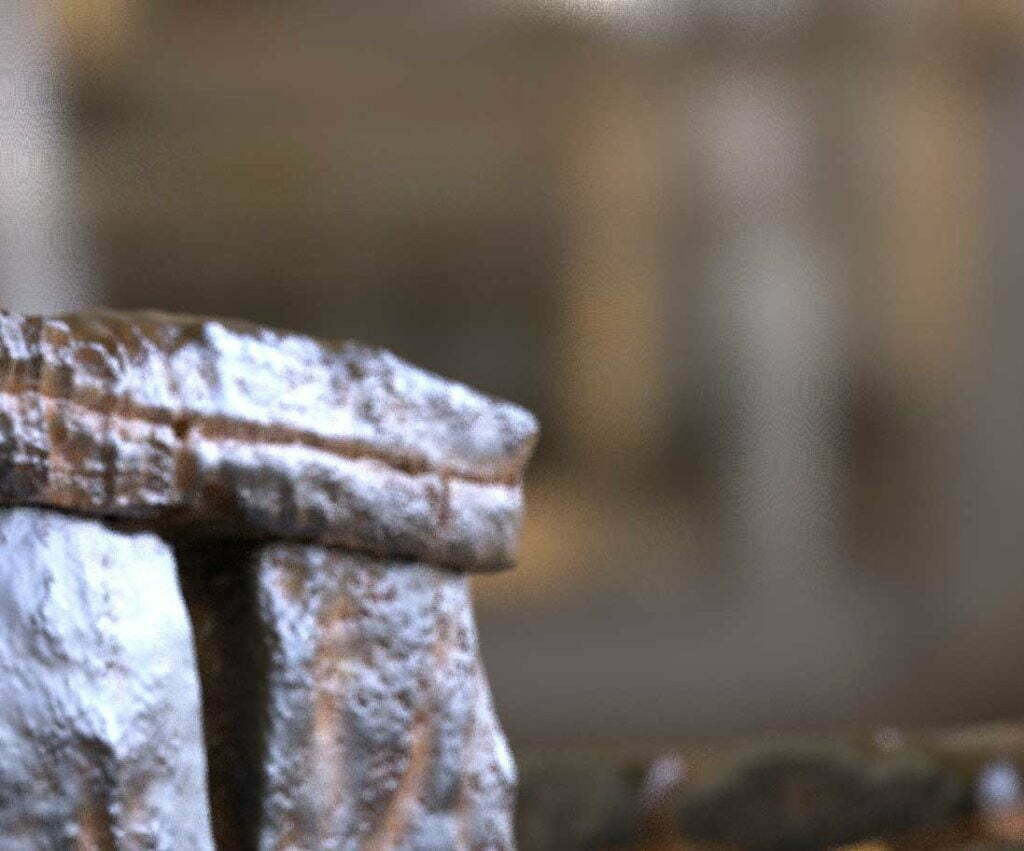 Models of Stonehenge: sizes for 76th and 35th scale replica miniatures